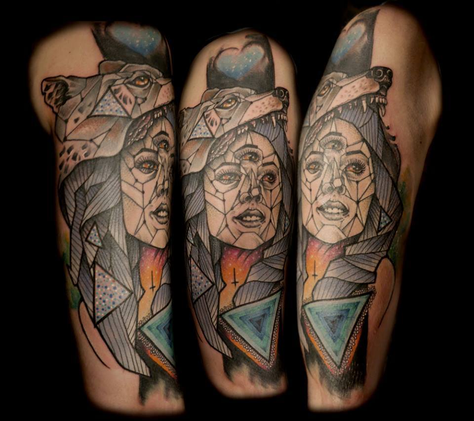 Tatouage graphique - TattooMe - Le Meilleur du Tatouage
