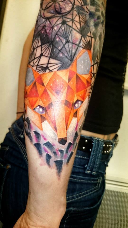 Tatouage graphique - TattooMe - Le Meilleur du Tatouage